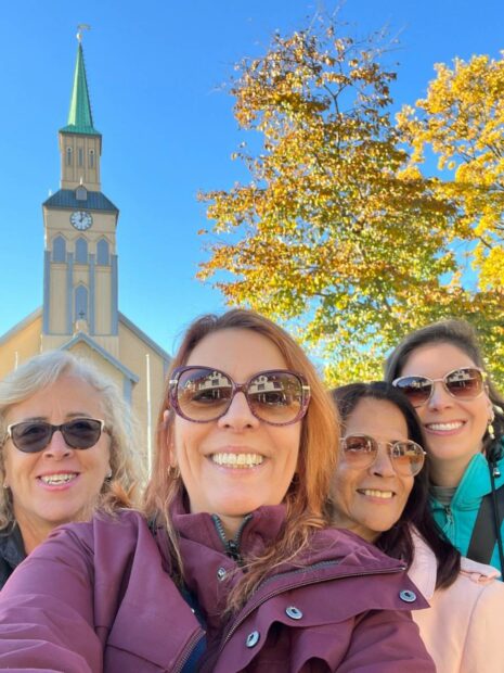 Viajar sozinha ou em grupo: qual a melhor escolha? | Viajante Solo por ...